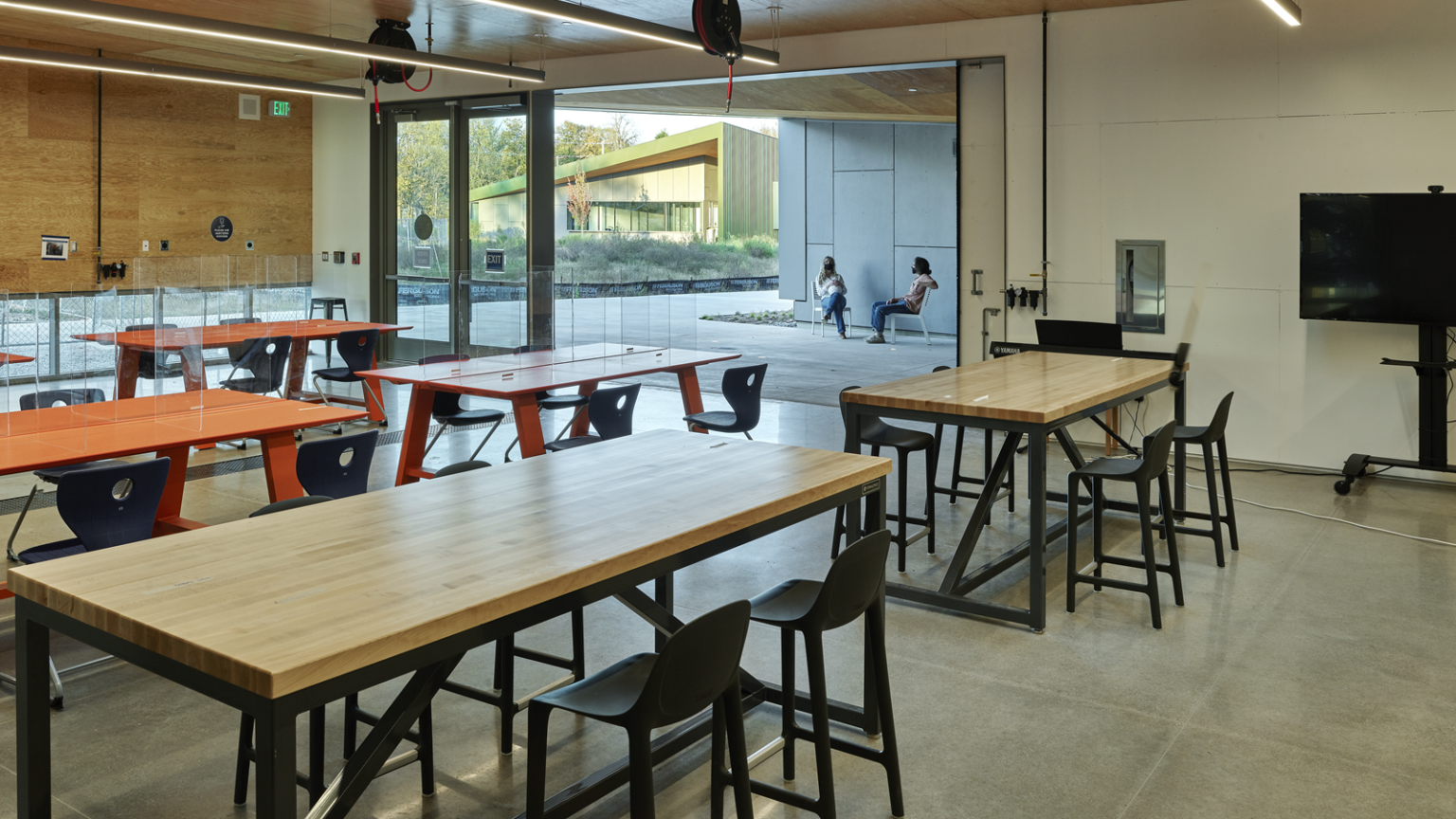 School Furniture - Education - Makerspace | Formaspace Contract